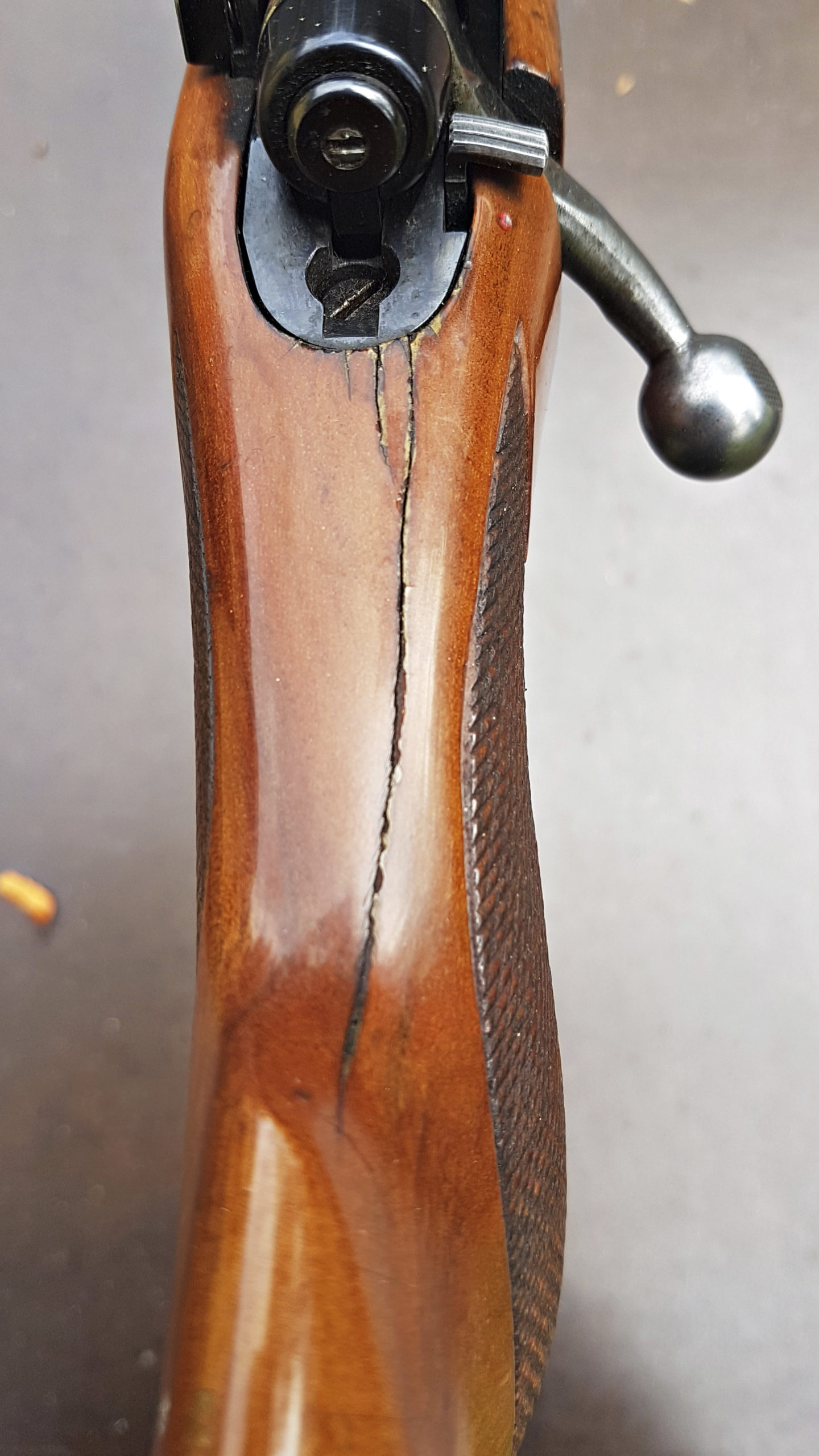 Hur du limmar en trasig kolv - Metsästäjälehti